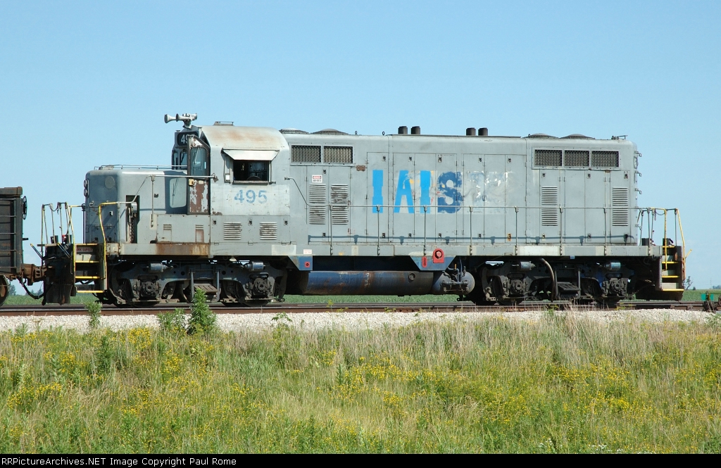 IAIS 495, EMD GP16, working the IAIS Yard